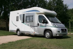 Essai camping-car Profilé CHAUSSON Flash 10 - Tous les essais | Camping-car Magazine