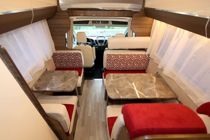 Ford fait son retour chez Rimor avec la nouvelle gamme Evo - Actus des ...