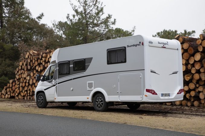 Vidéo exclusive : Sunlight T69 LC, un camping-car avec salon face-face ...