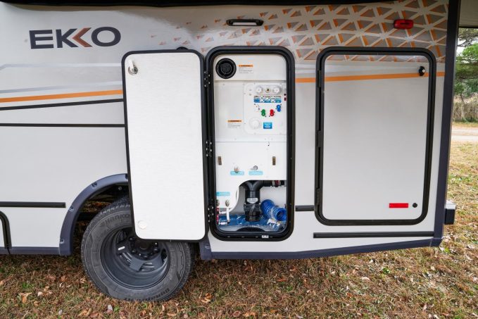 Ekko, un camping-car Winnebago sur Ford Transit à la sauce américaine ...