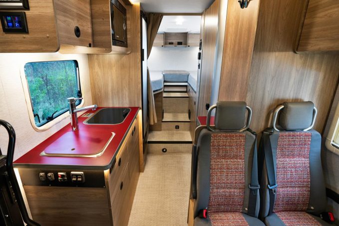 Ekko, un camping-car Winnebago sur Ford Transit à la sauce américaine ...