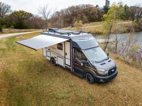 Ekko, un camping-car Winnebago sur Ford Transit à la sauce américaine ...