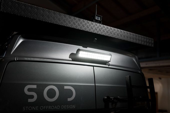 Stone Offroad Design métamorphose le Volkswagen Grand California en ...