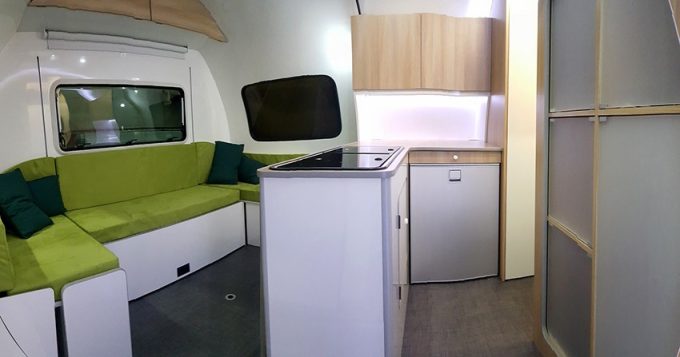 BeauEr 3XC, une cellule camping-car gigogne révolutionnaire - Vidéos ...