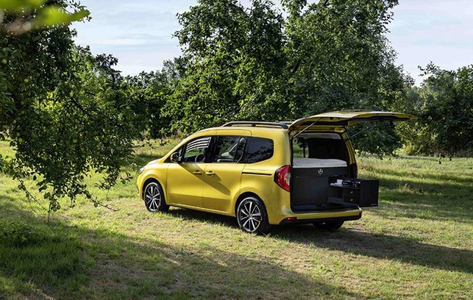 Le Mercedes Classe T joue les camping-cars aux côtés du Marco Polo ...