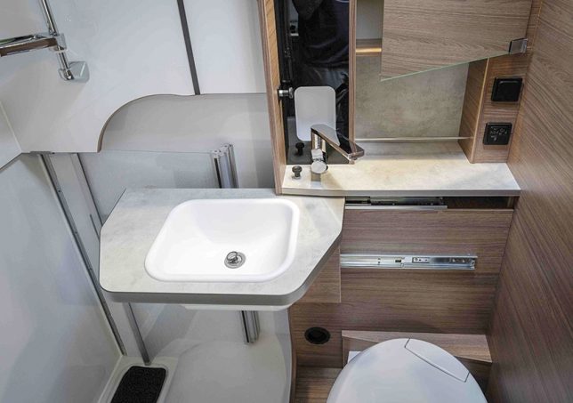 Knaus Tourer VAN, un camping-car aussi agile qu'une automobile - Actus des marques | Camping-car ...