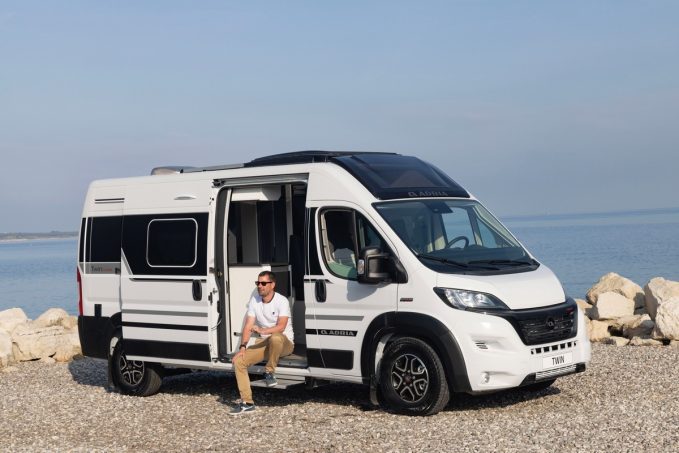 Des fourgons avec lit de pavillon sur soute, une tendance qui séduit ...