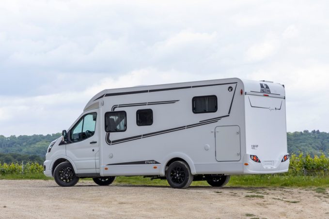Nouveauté 2025 : Avec le V 6.8 SCF, Etrusco sort un nouveau camping-car ...