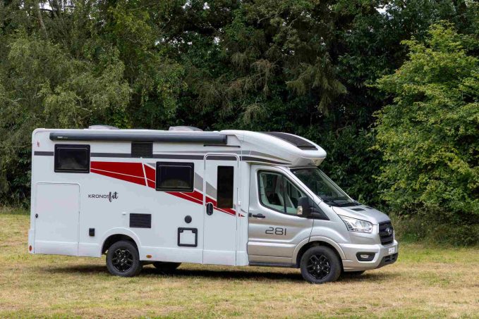 Kronos Fit 281 TL : Le camping-car étroit qui allie confort et ...