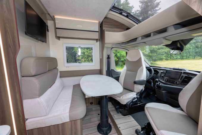 Kronos Fit 281 TL : Le camping-car étroit qui allie confort et ...