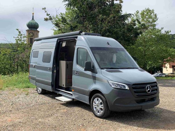 Hymer Canyon S 700 2025 : Le fourgon Hymer spécieux sur Mercedes ...