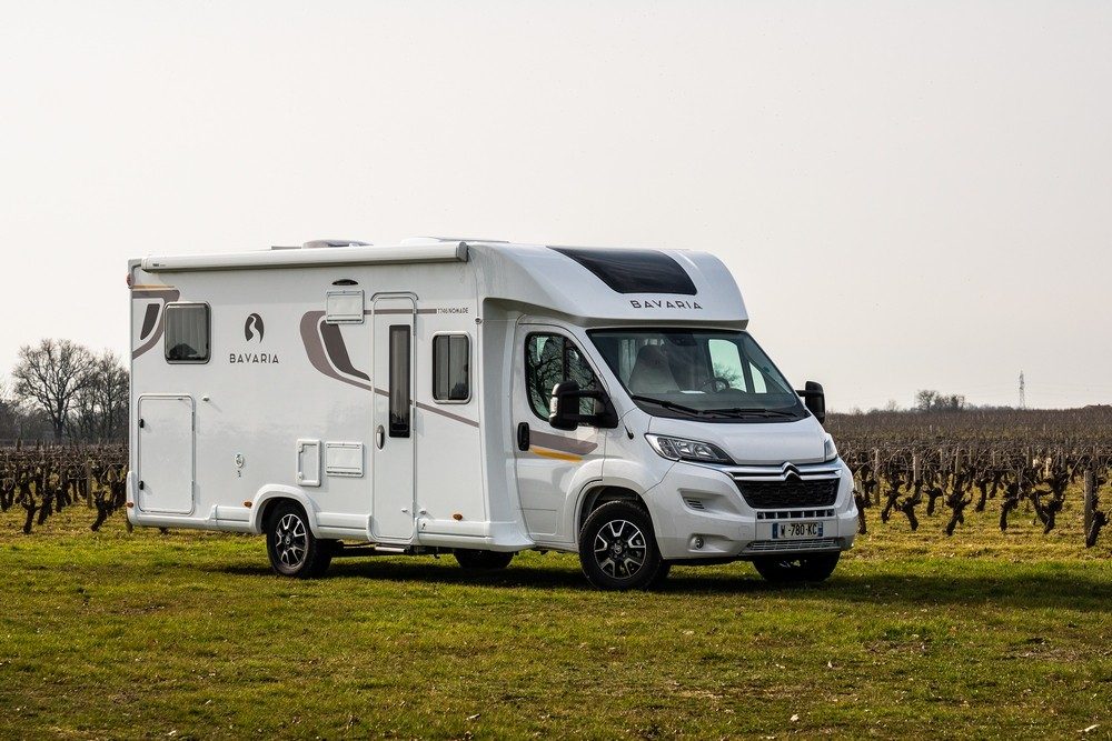 Nomade Fit : les camping-cars Bavaria suréquipés pour petits budgets ...