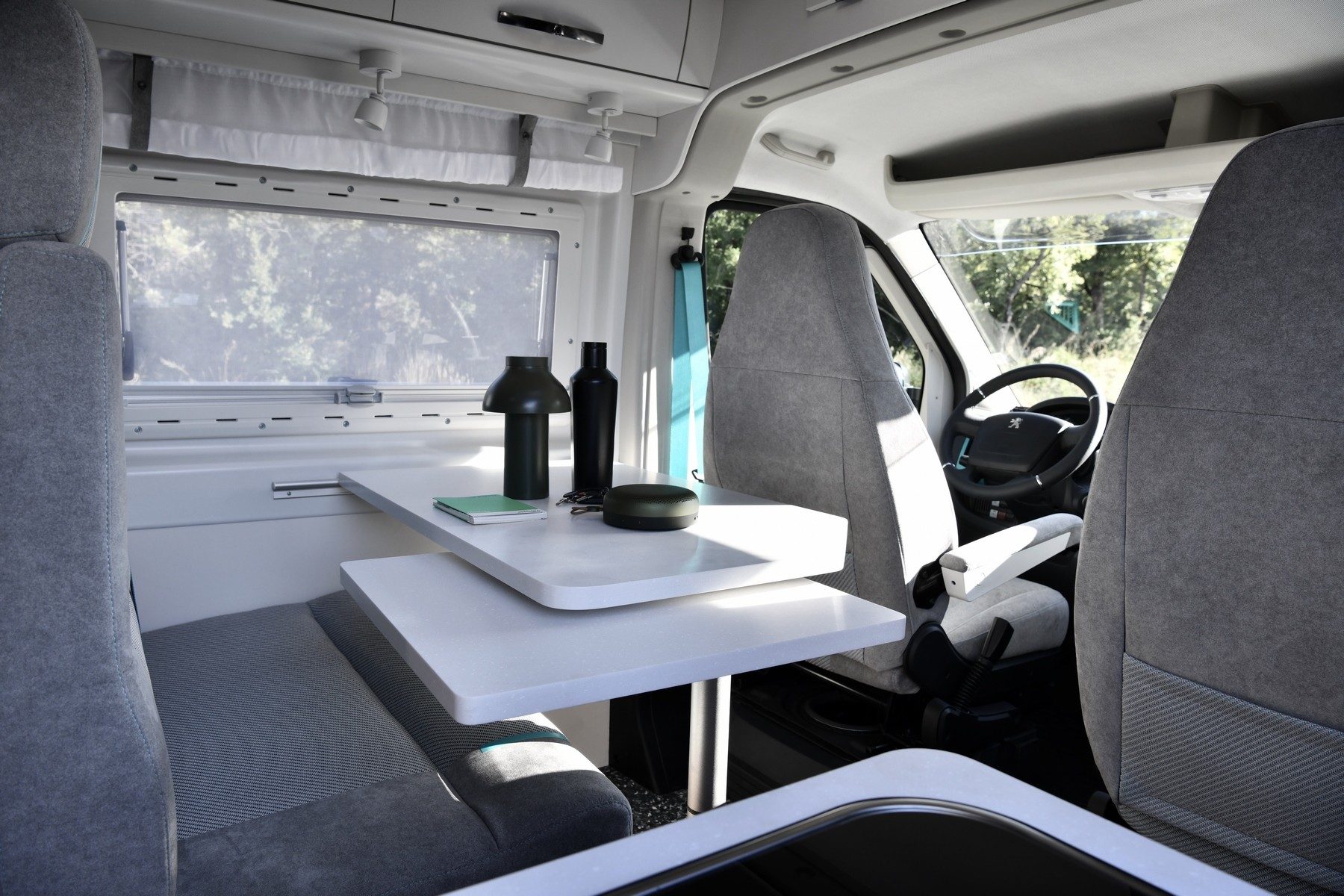 Peugeot Boxer 4x4 Concept : un fourgon aménagé qui ne manque pas de ...