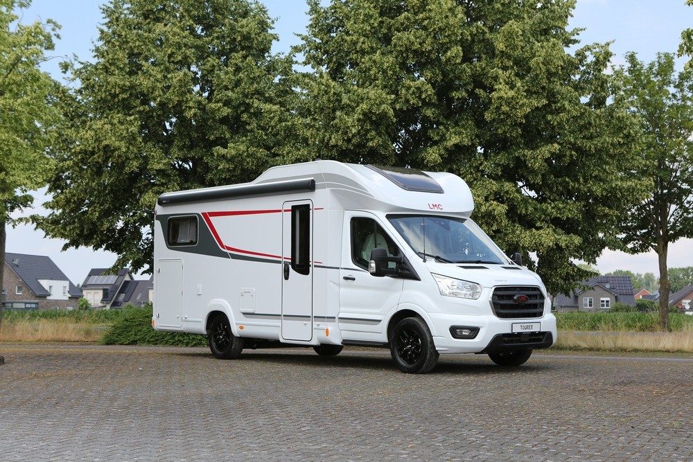 Après les fourgons, LMC utilise le Ford Transit pour ses camping-cars ...