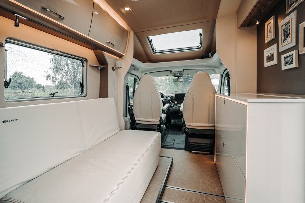 Bürstner fait le show avec son camping-car prototype Lounge - Camping ...