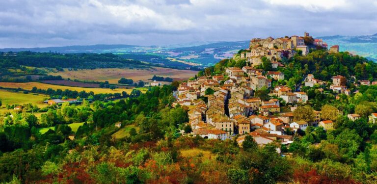 Découvrez Cordes-sur-Ciel en camping-car - Camping-car.com