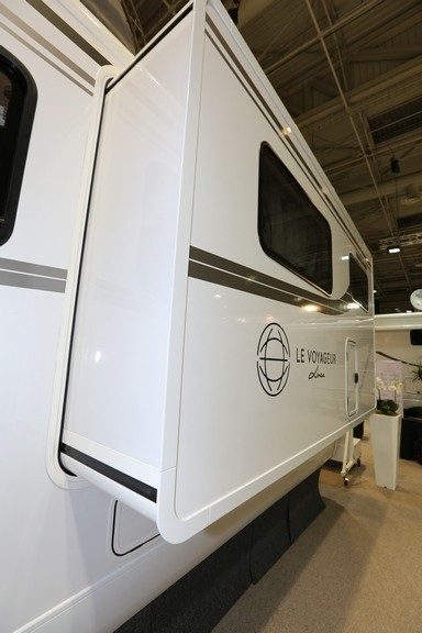 En vidéo : Le slide-out de Le Voyageur - Camping-car.com