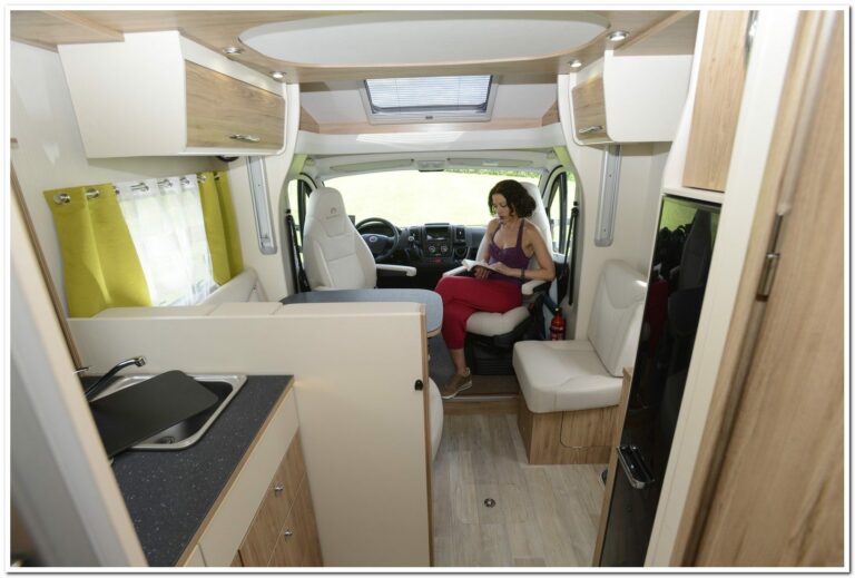 Essai - Notre avis sur le profilé Bavaria T706 C - Camping-car.com