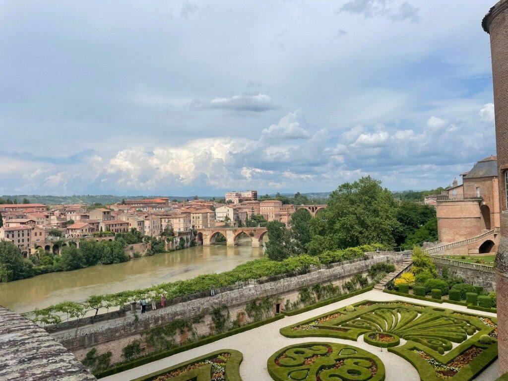 Découvrez Cordes-sur-Ciel en camping-car - Camping-car.com