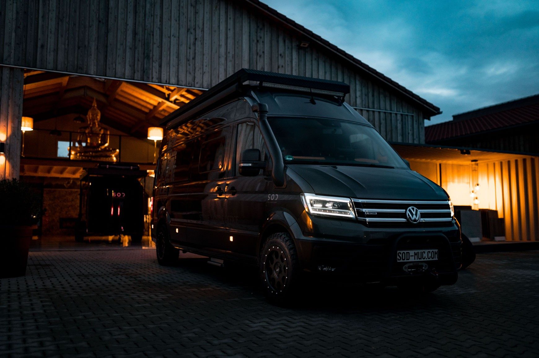 Stone Offroad Design métamorphose le Volkswagen Grand California en ...