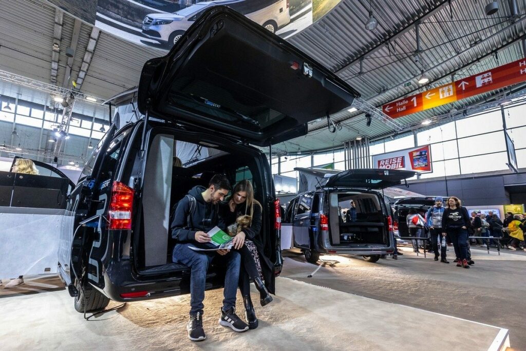 Au CMT de Stuttgart, les constructeurs ont exposé leurs nouveaux ...