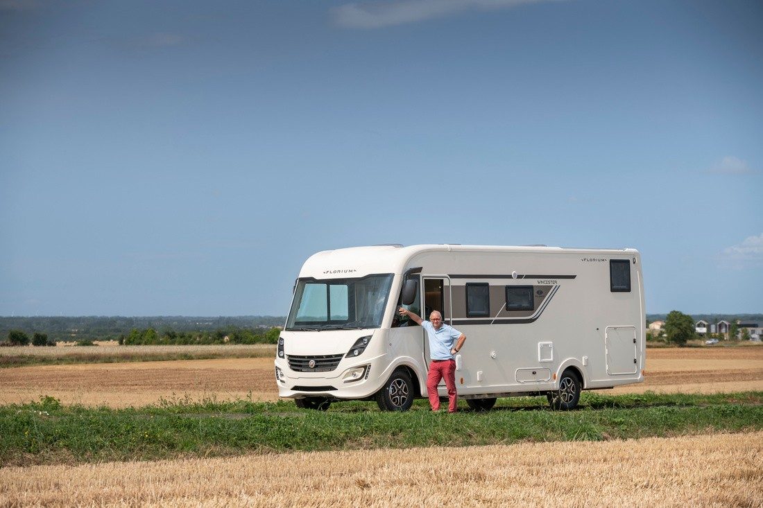 Wincester 74 LJG un beau camping-car intégral de 7,50 m de long ...