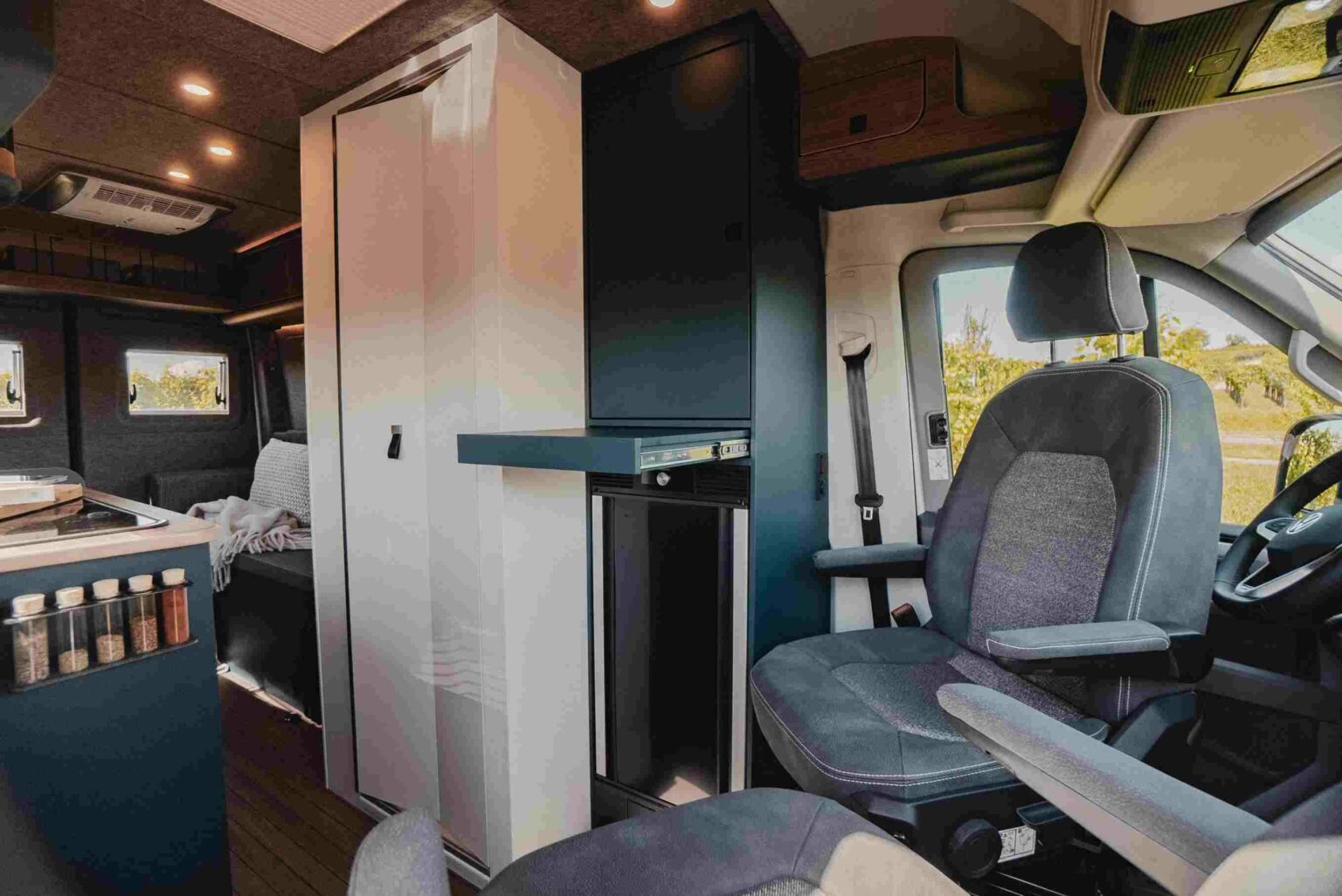 Collection 2026 : Eriba pérennise ses deux fourgons - Camping-car.com