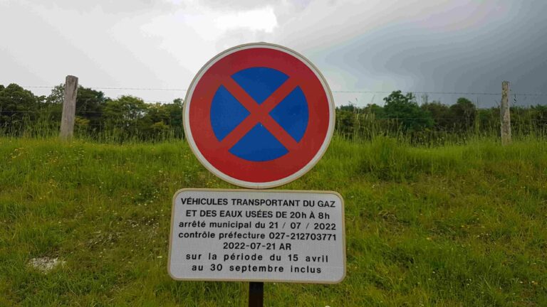 Paroles de voyageurs : arrêtés anti-stationnement... Camping-Car Park ...