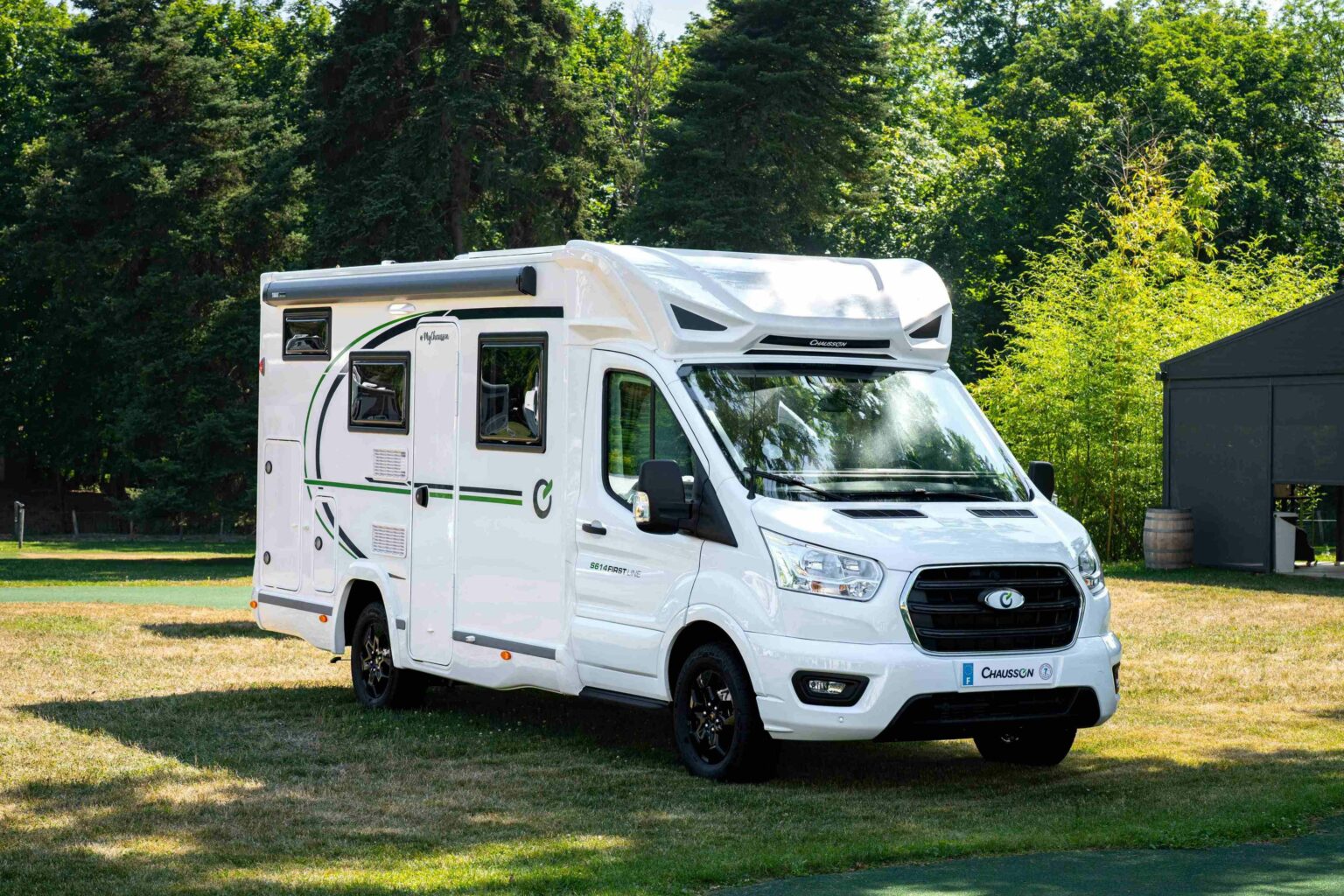 Profilé étroit, ambitions larges : Chausson dévoile le S614 - Camping ...