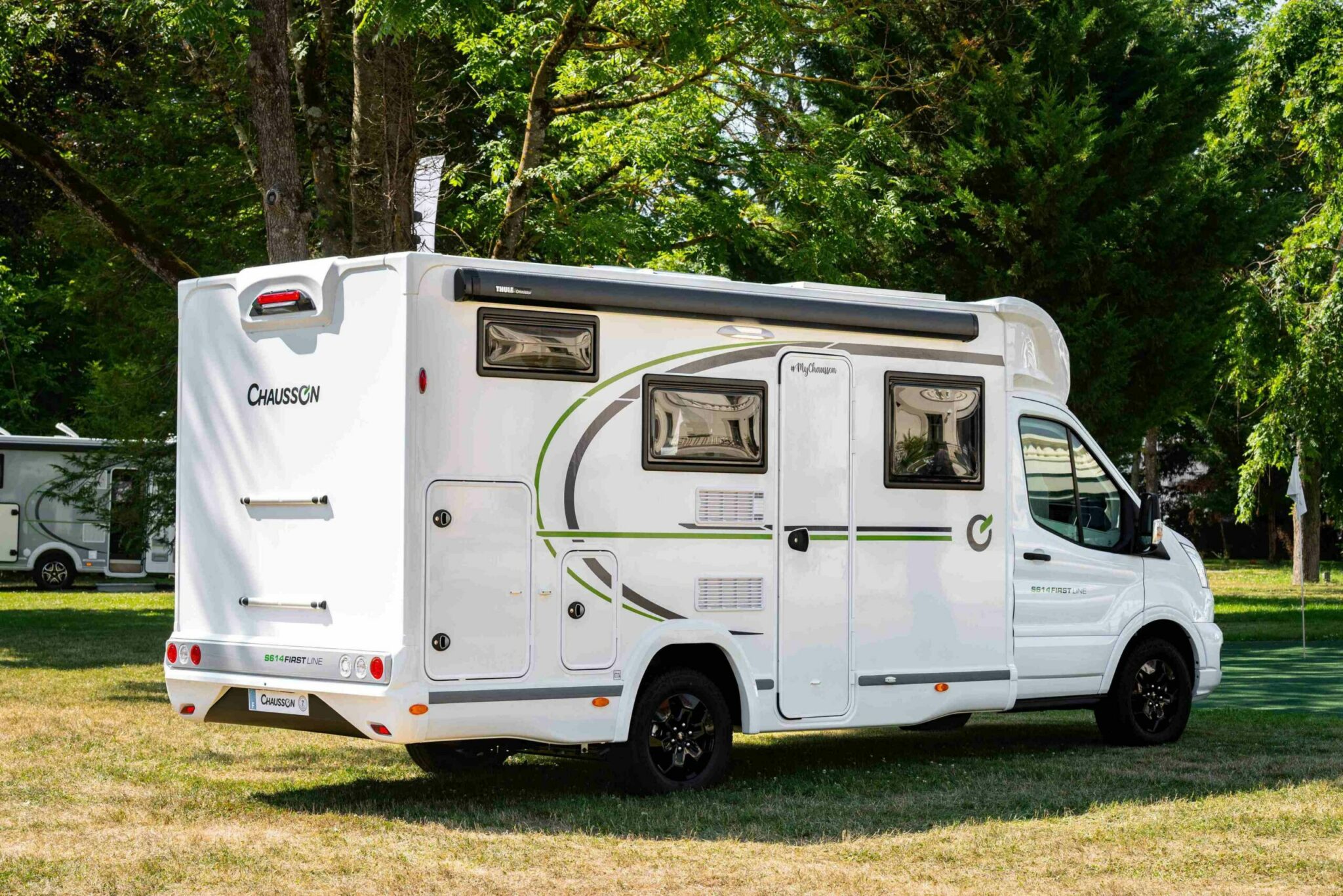 Profilé étroit, ambitions larges : Chausson dévoile le S614 - Camping ...