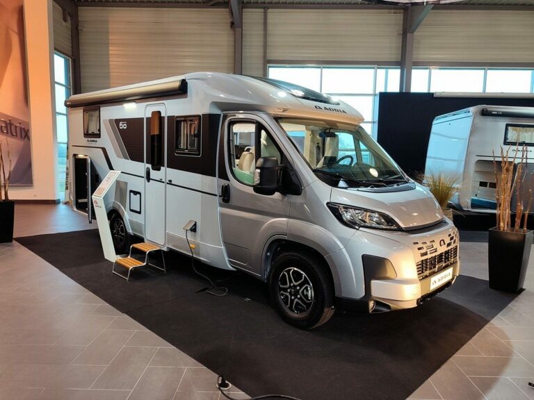 Cote Adria COMPACT DL Edition 60 ans 140 ch (2025) - Camping-car.com