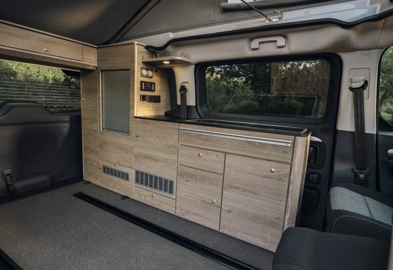 Holidays, le mini-van à toit relevable de Citroën évolue en 2026 ...